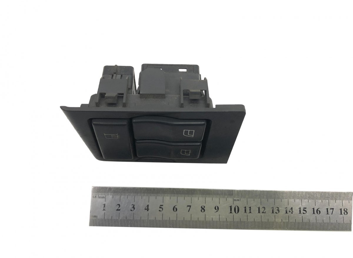 7421043773 5010589785 5010538893 Electric Windows Switch Button DAF ...