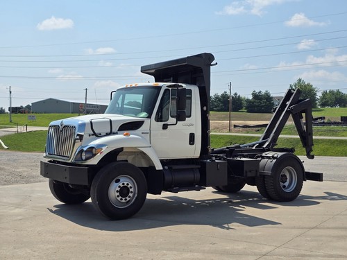 2009 INTERNATIONAL 7300 WORKSTAR DT466 HookLift HD Truck Allison Auto 1 ...