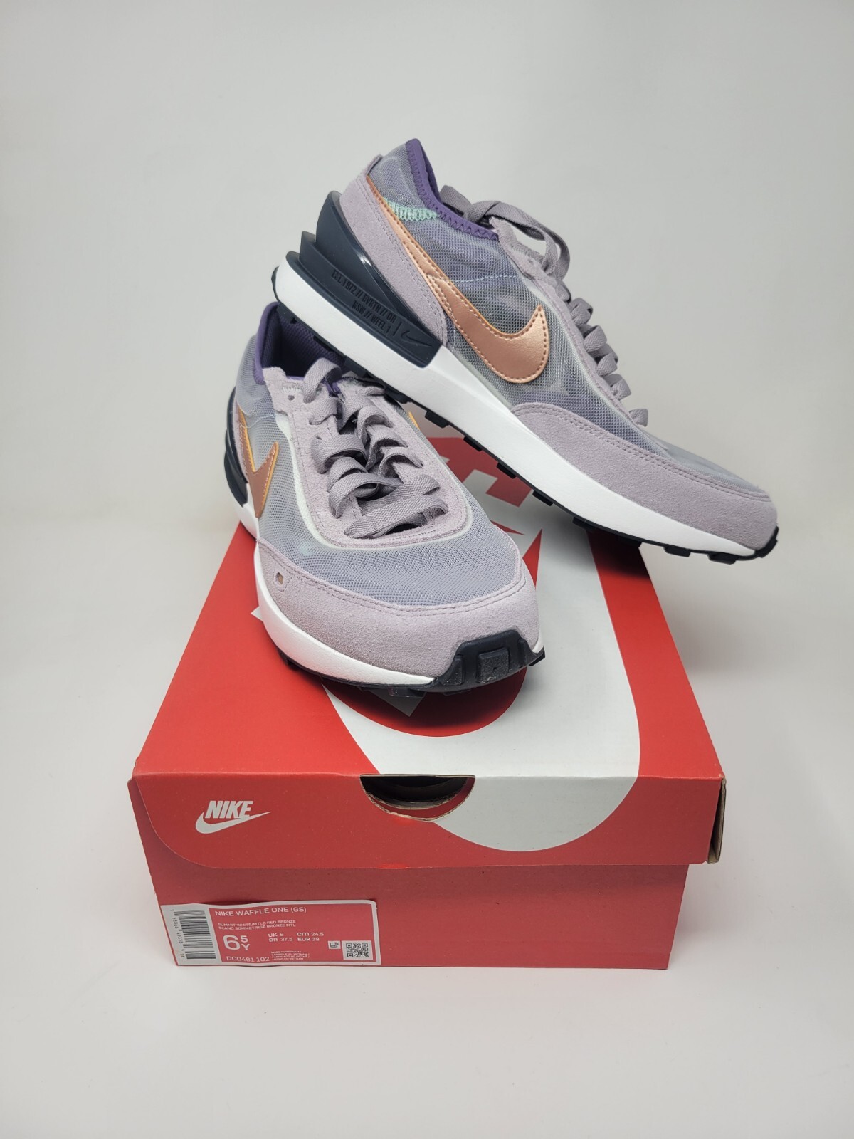 Nike Waffle One Summit White/MTLC Red Bronze DC0481 102 Size Y6.5