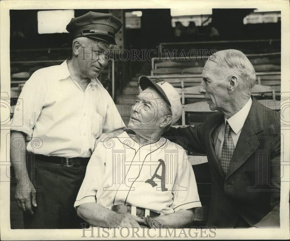 Press Photo Boxer Kid Beebe, Harry Davis and Manager Connie Mack At ...