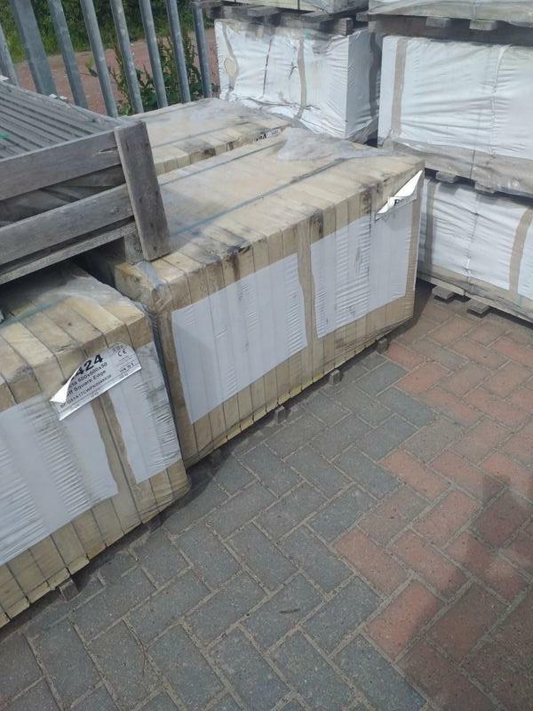 CONCRETE PAVING SLABS MARSHALLS PERFECTA SMOOTH GARDEN PAVING FLAGS ...