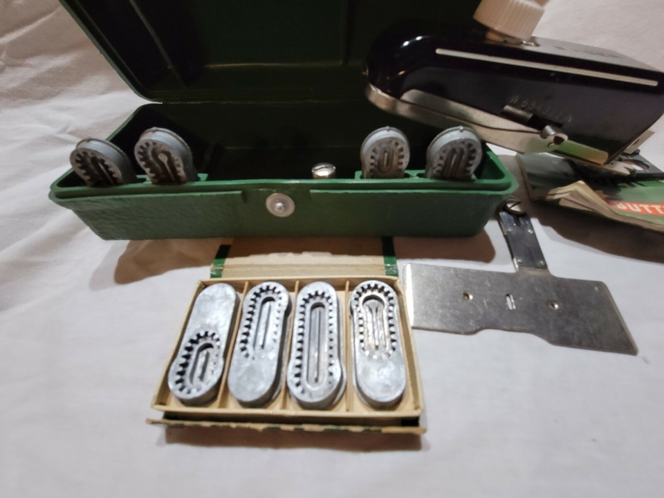 Singer buttonholer 160506 Vintage Complete Set 8 Templates Included | eBay