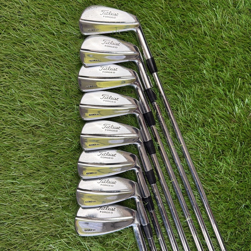 Titleist 690 MB Forged Iron Set (3-PW) RH Dynalite Gold R300 Reg Flex ...