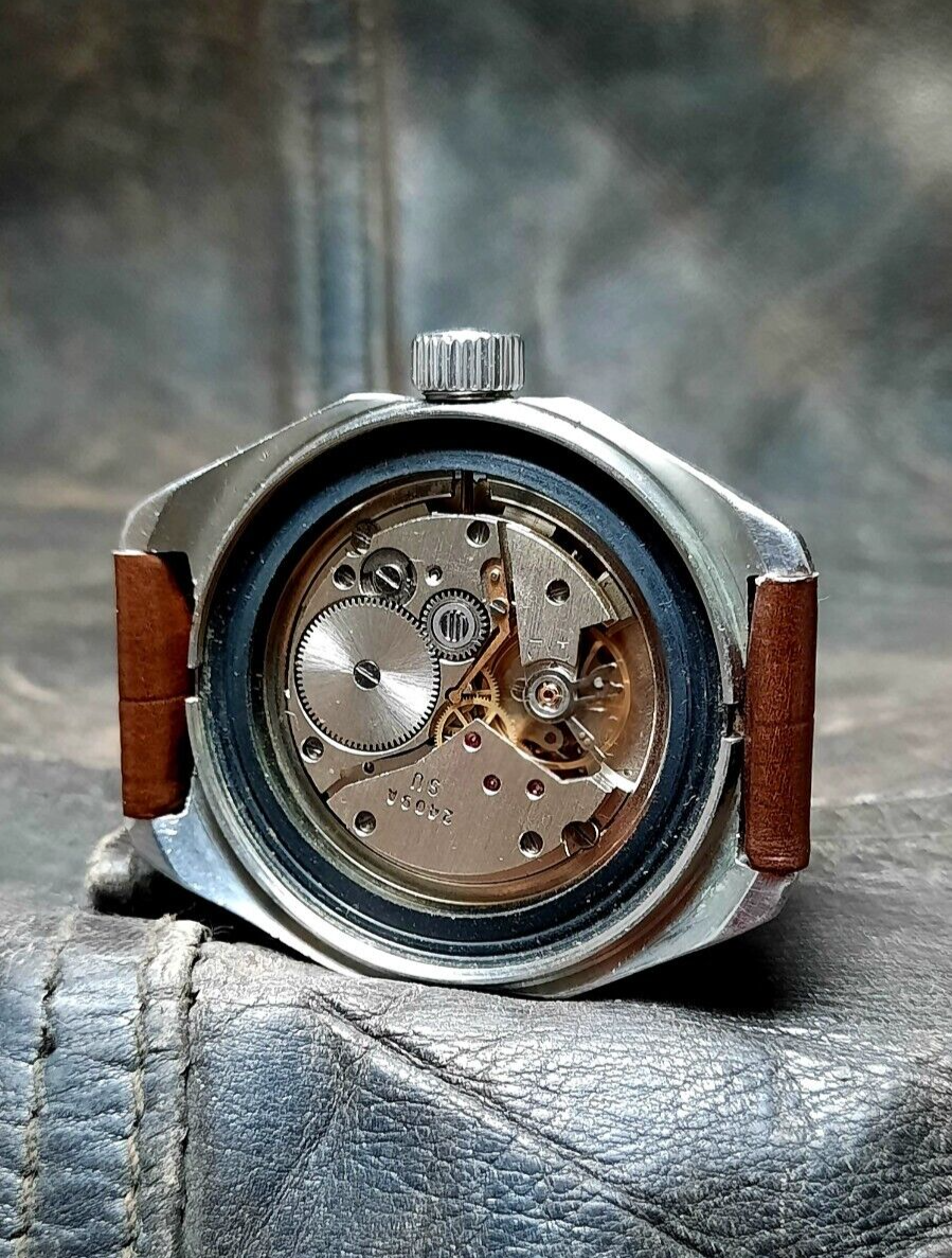 Vostok Amphibia Antimagnetic watch Russia Soviet Wostok Komandirskie ...