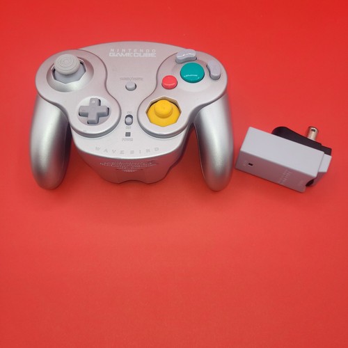 Nintendo GameCube - Wavebird Controller, Platinum + Wireless Receiver ...