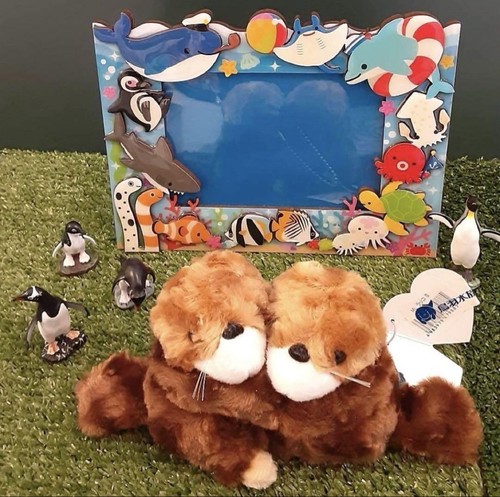 Toba Aquarium octopus plush aquarium photo frame with penguin figure ...