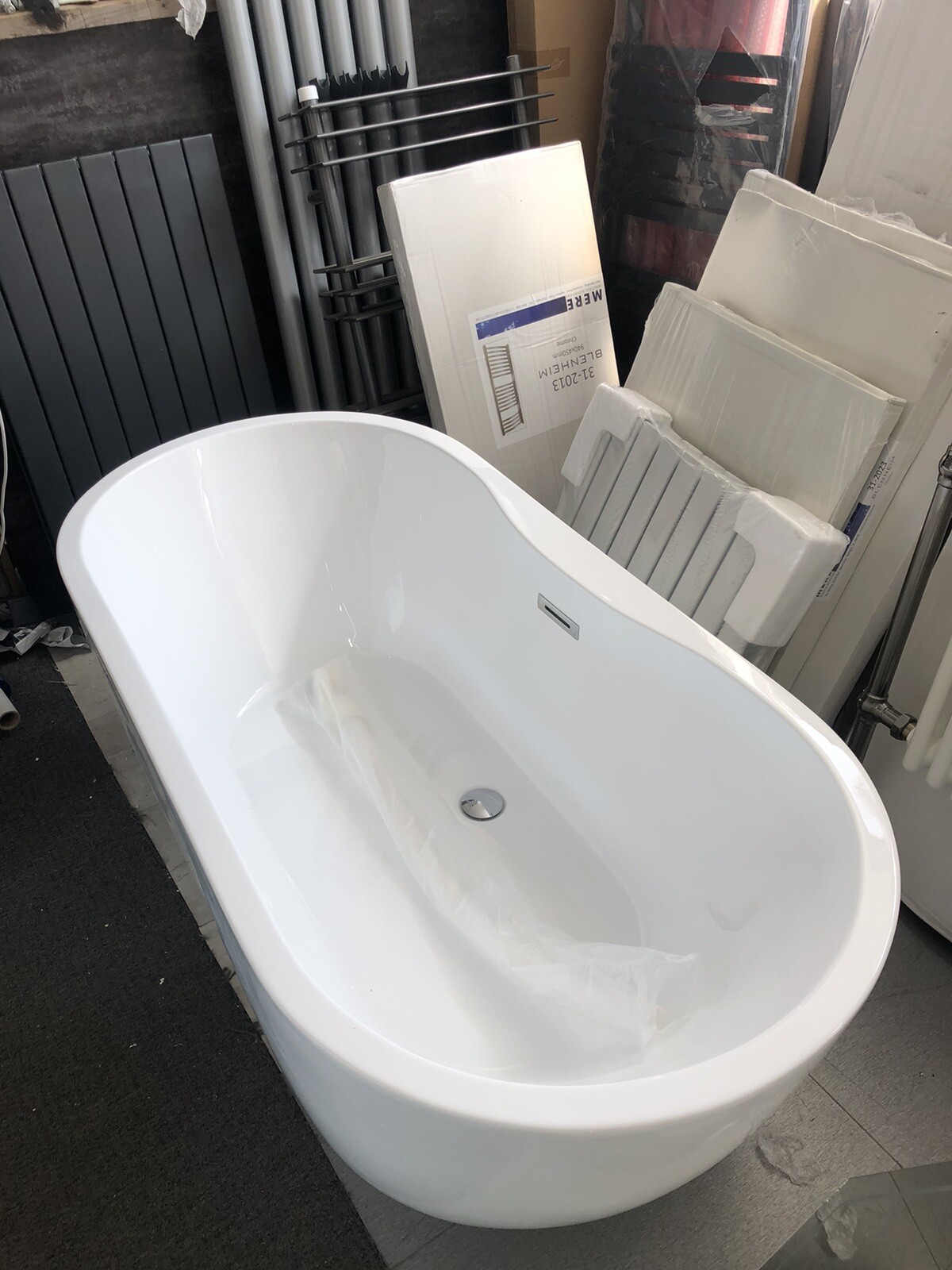 Synergy San Marlo Double Ended Freestanding Bath - White 7061255153258 ...
