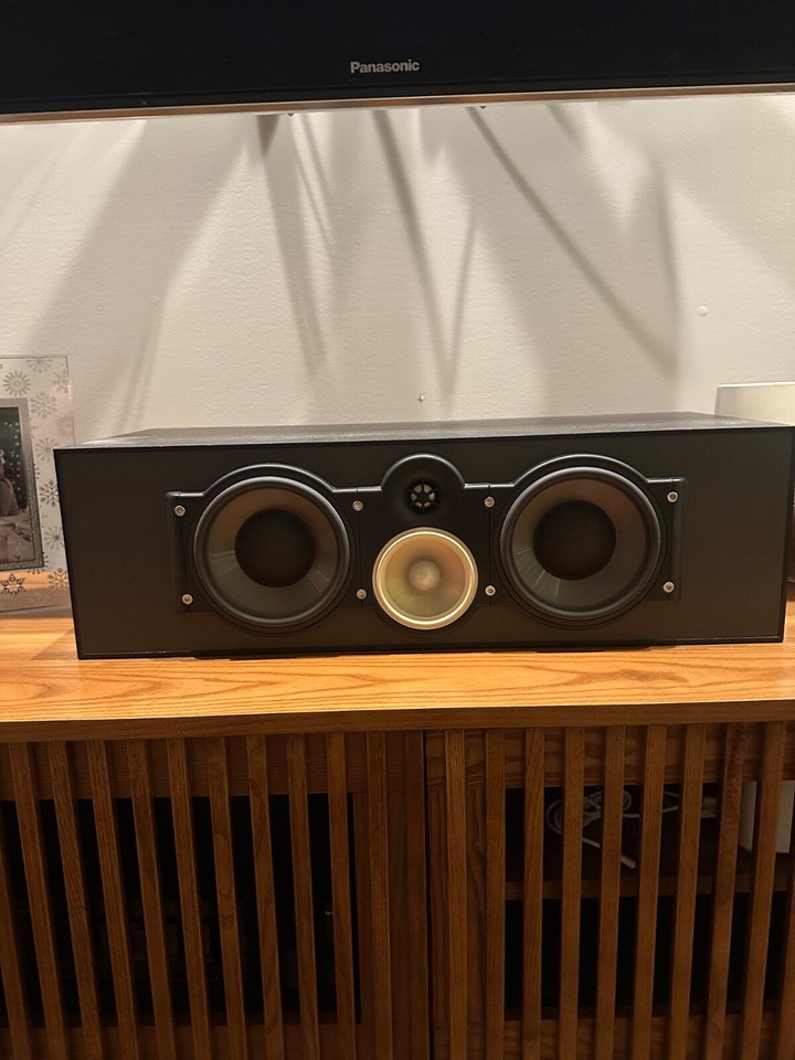 Paradigm monitor 11v6 speakers, central channel and Polk 10”subwoofer ...