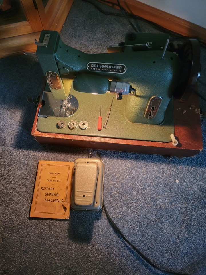 Heavy Duty DRESSMASTER BY WHITE Sewing Machine 1940s Green Rotary WORKS ...