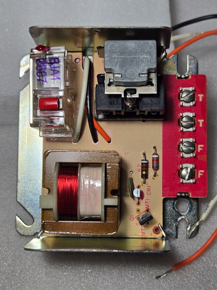 OEM Honeywell R8184G-1005 (R8184G1005) Oil Burner Control CAD Cell ...