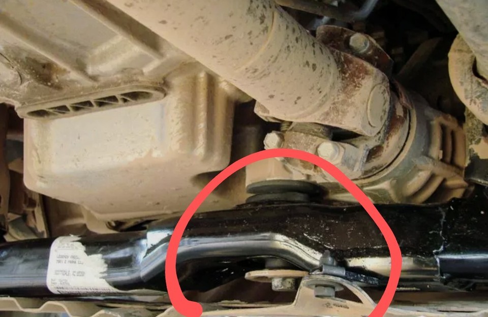 Hummer H3 Front Differential Bushings Set (3) Long Life Soft Polyurethane