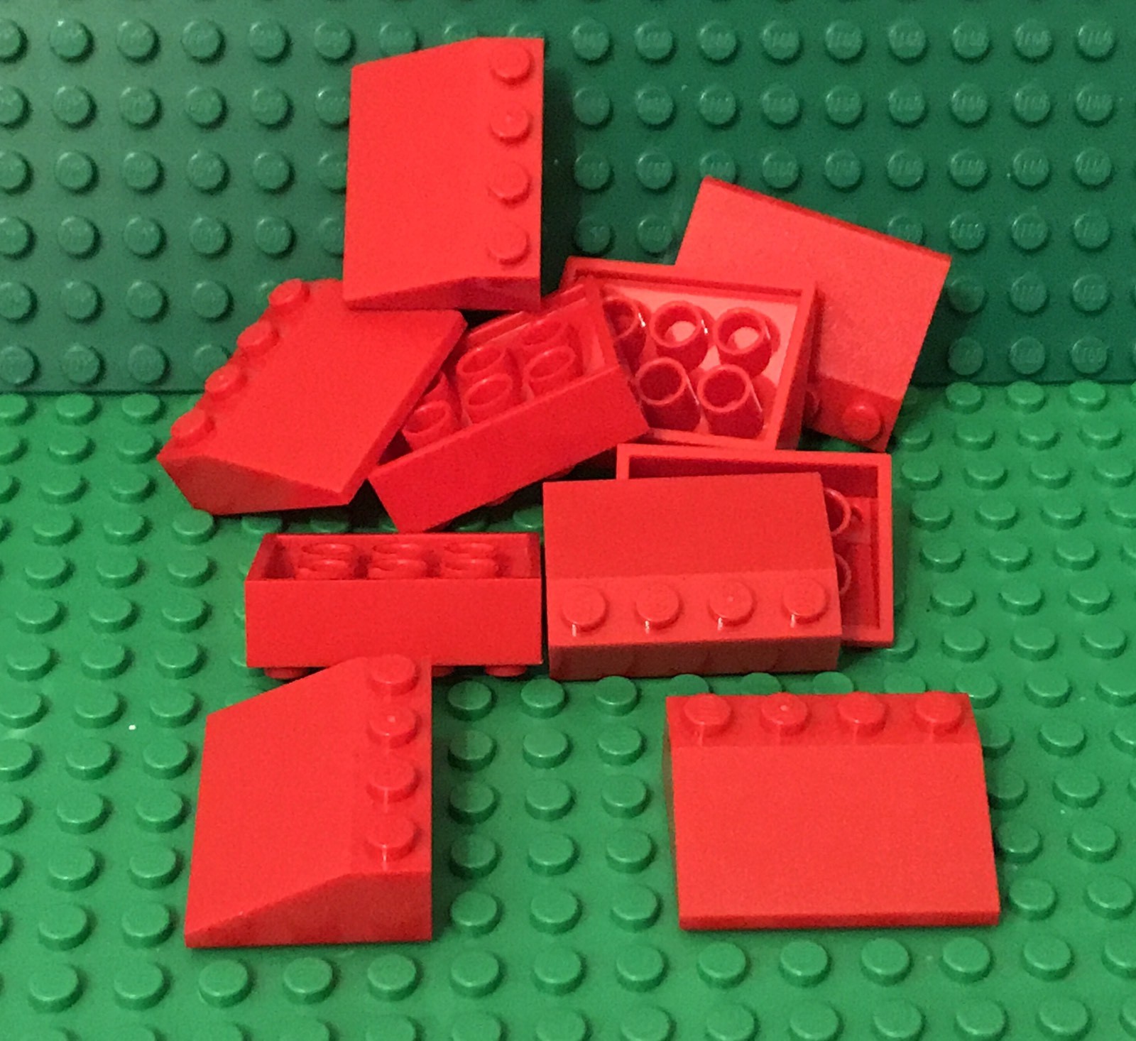 Lego 10 Red 3x4 Slope 25° (33) Rooftop City Home / Friends / Castle ...