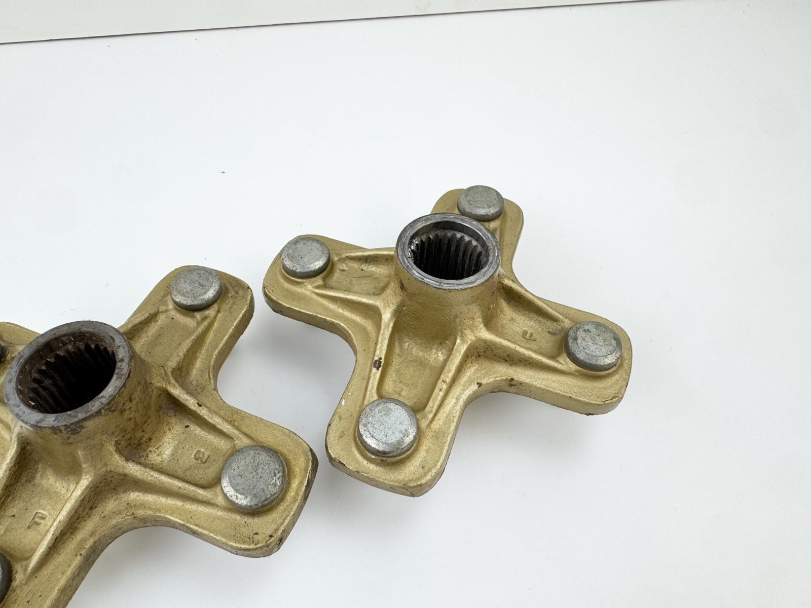 1985 Honda Atc250r Atc 250r Rear Axle Hubs Wheel Stud Lug Bearing OEM ...