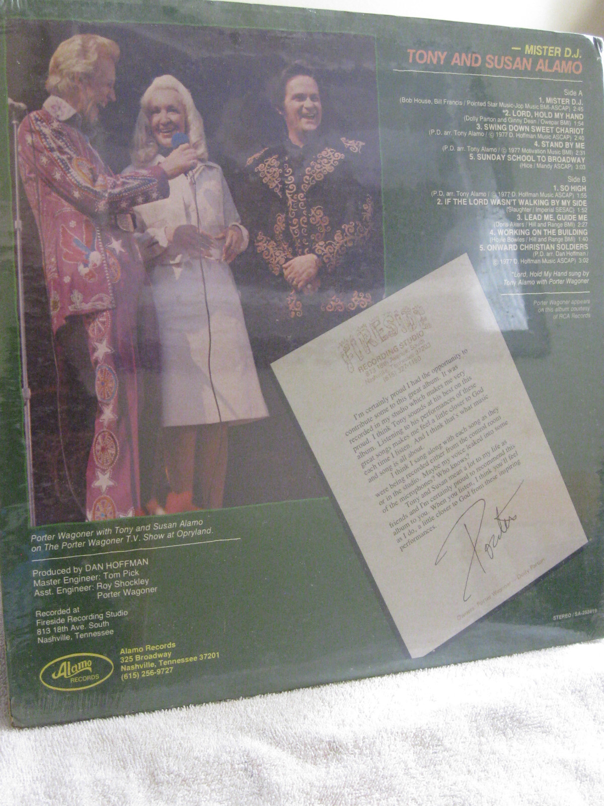 Tony & Susan Alamo – Tony Alamo Sings Mister D.J. (vinyl) Alamo Records ...