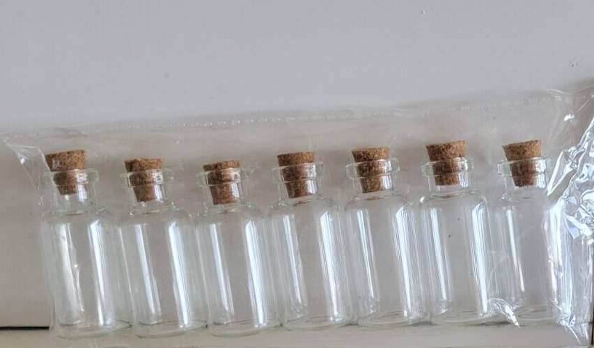 CRAFTERS SQUARE 7 PIECE MINI GLASS CONTAINERS CORK LIDS 1.5 INCHES ...