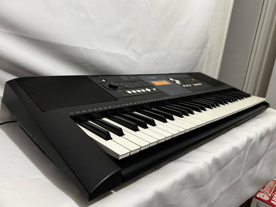Yamaha PSR-E333 Musical Digital Keyboard 61-Key Piano With AC adapter ...