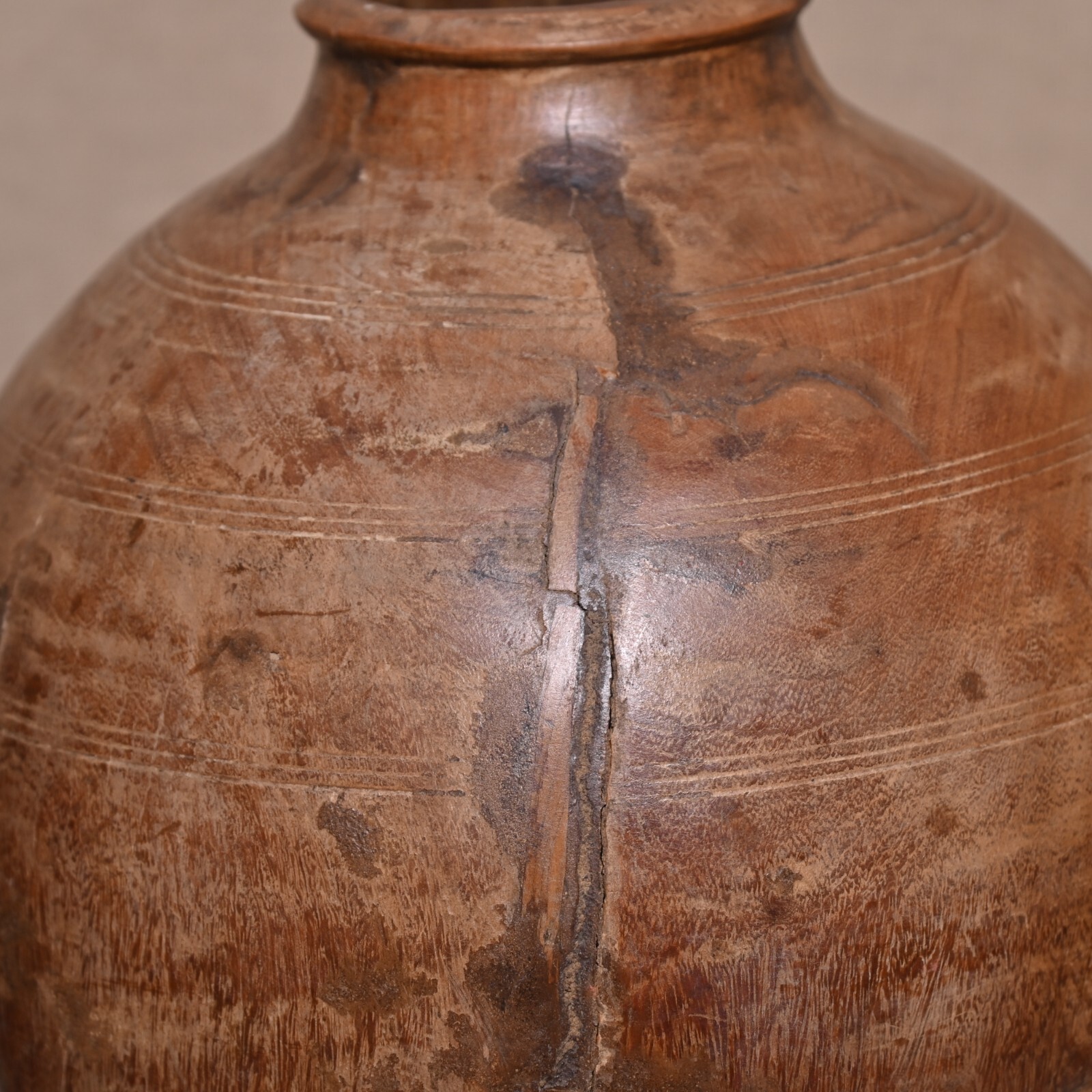 Vintage Wooden Hand Carved Water Drinking Pot Water Dispenser Wood Pot ...