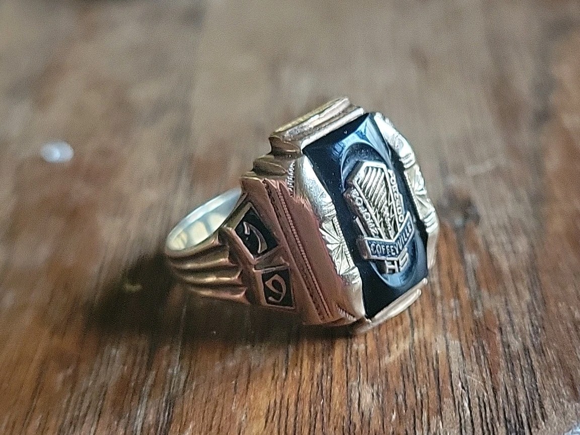 1960 BALFOUR 10K Yellow Gold Class Ring COFFEYVILLE G… - Gem