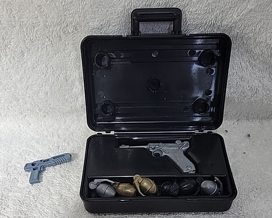 GI Joe Gun Suitcase With 2 Guns And Grenades | eBay