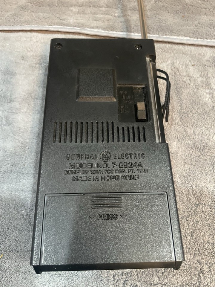 General Electric AM/FM/TV Sound Transistor Radio Model 7-2924A Battery ...