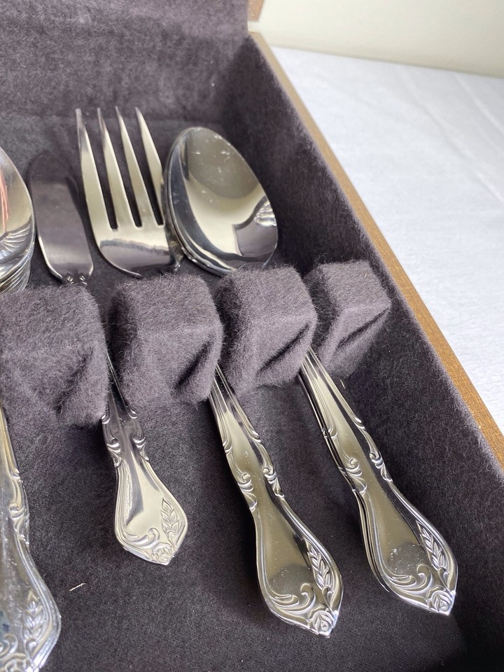 45pc Set Reed & Barton Select Stainless Flatware Heritage Mint Rose ...