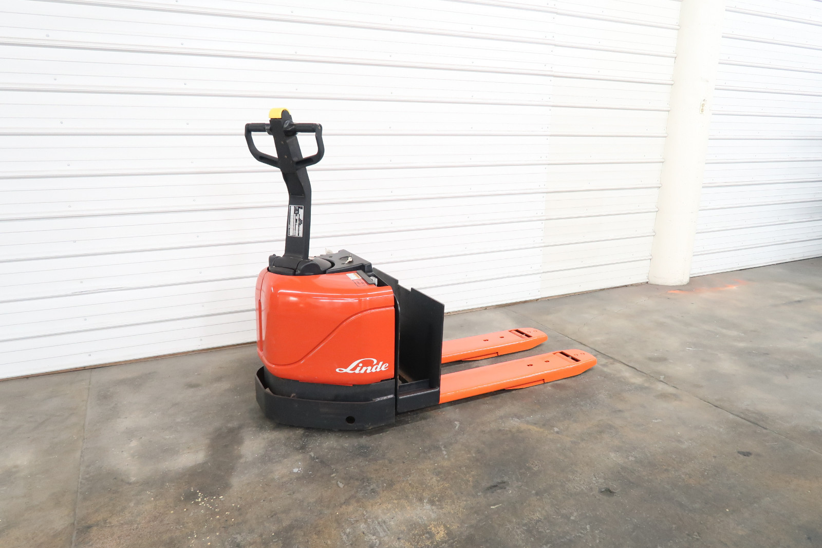 Linde EW60-02, 6,000# Electric Pallet Jack, No Battery, Demo unit ...