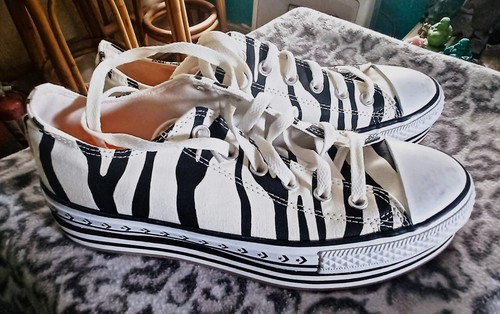 Size 9 Converse Chuck Taylor All Star Platform Low Sunblocked Zebra ...