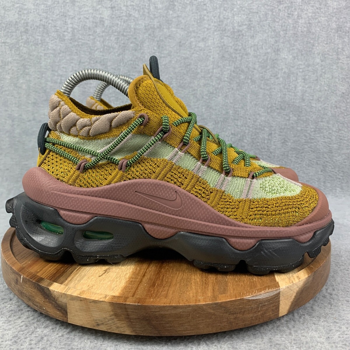 Nike Air Max Flyknit Venture Shoes Womens Size 5 Sneakers Nike Air Max Flyknit Venture Shoes Womens Size 5 Sneakers