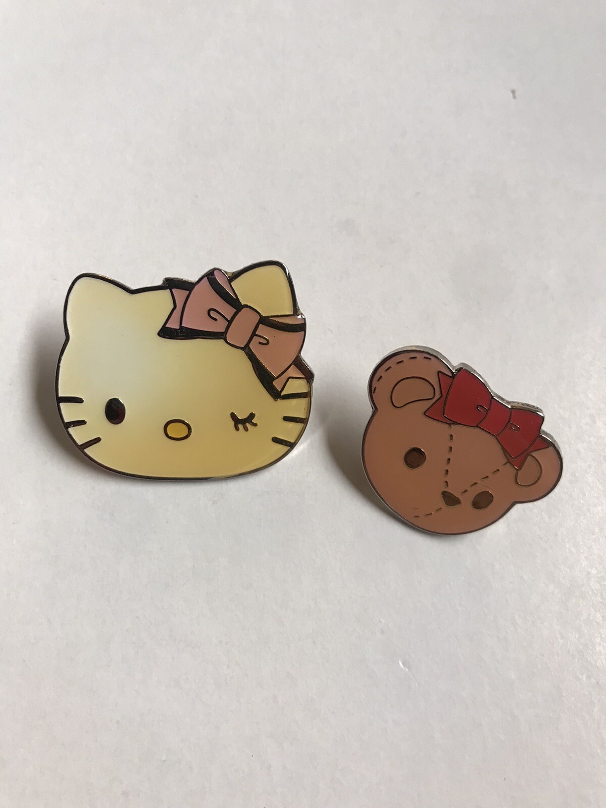 Set of 2 Hello Kitty Sanrio Pin Badges Original Japan | eBay