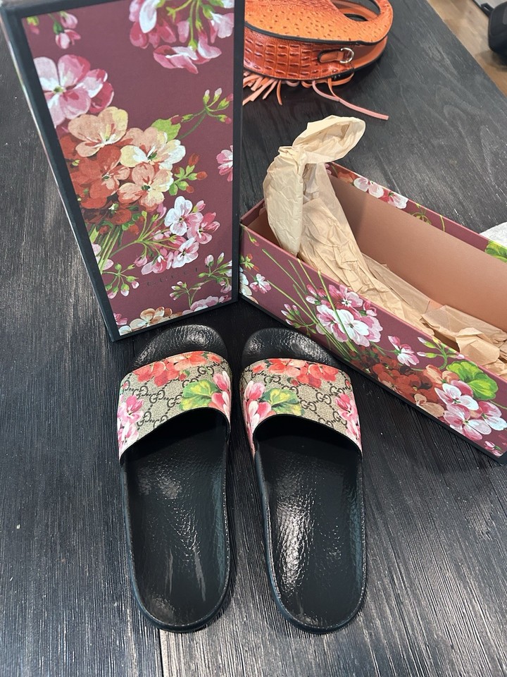 GUCCI Women's GG Blooms Supreme Floral Slides Flip Flops Size 9 | eBay