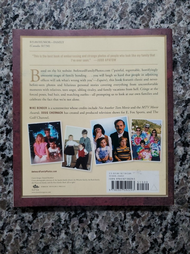Awkward Family Photos by Doug Chernack and Mike Bender (2010, Trade ...