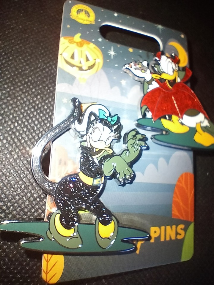 Disney Parks Pin 2025 Happy Halloween Devil Donald Duck Cat Daisy Duck ...
