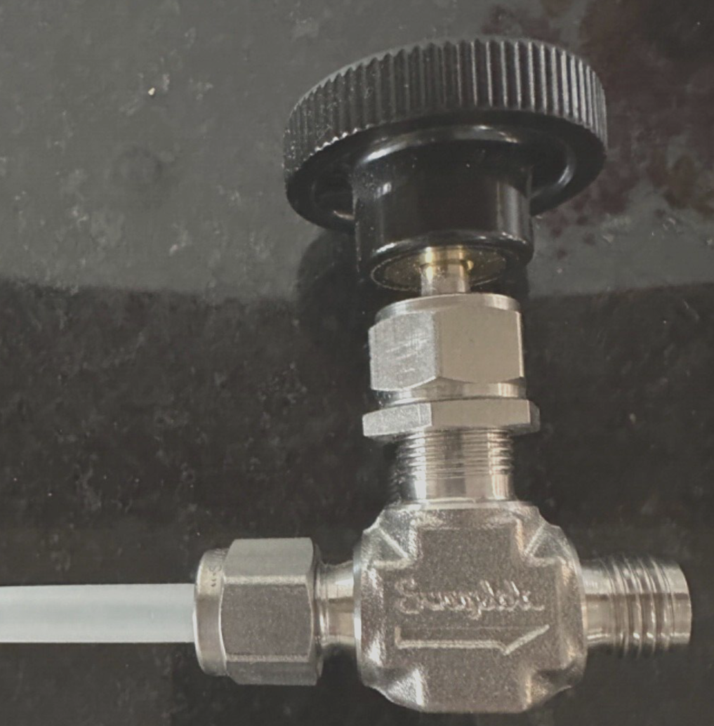 Swagelok Stainless Steel Integral Bonnet Needle Valve 1/4" OD Tube SS ...