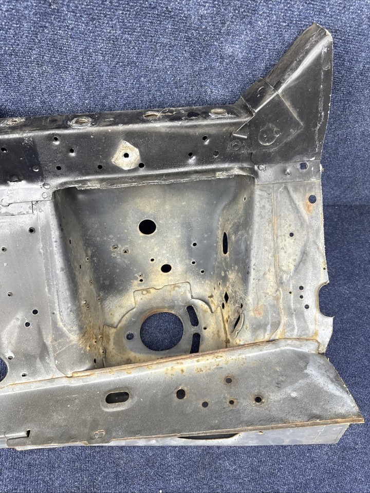 1987 - 1993 MUSTANG RH FENDER APRON FRAME SHOCK TOWER METAL OEM ...