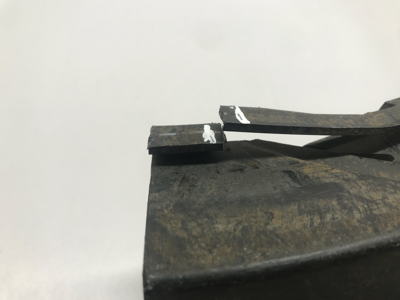 2014 DODGE RAM 1500 Dj ,DS 5.7 avant Droit Pare-Choc Support 68104944 ...