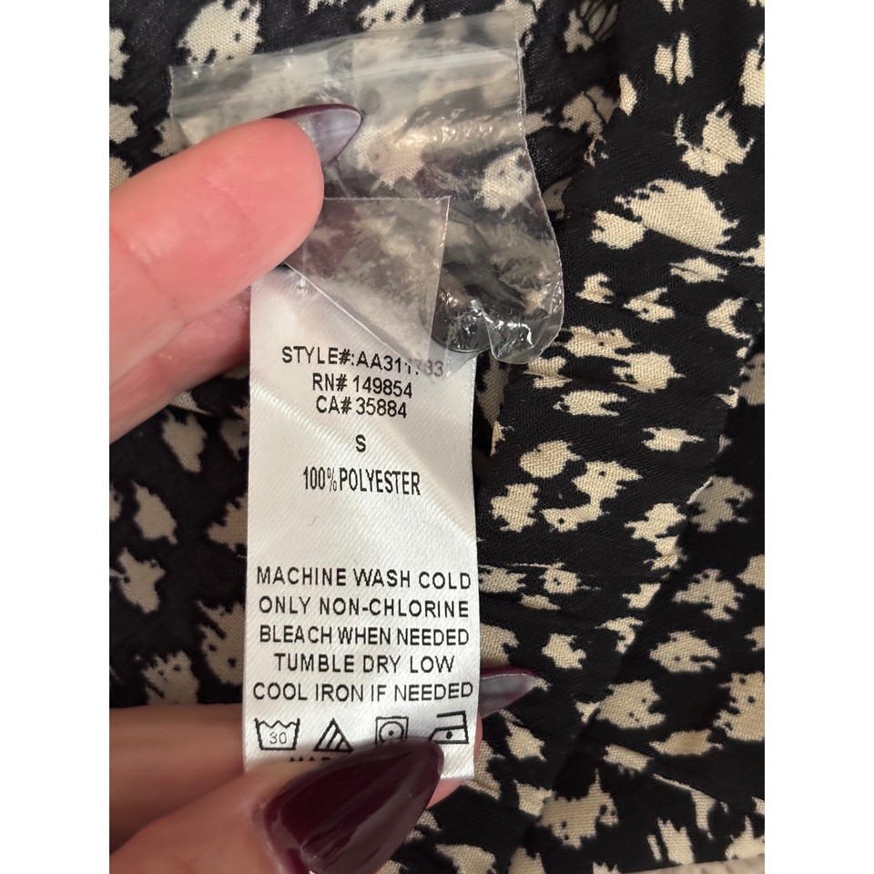 Sadie and Sage Black Leopard Print Twist Front Long Sleeve Top Size ...