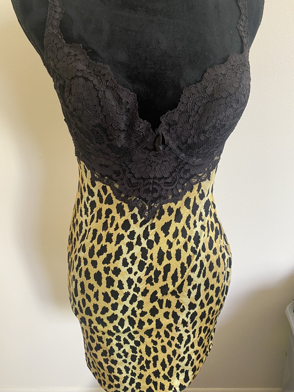 VINTAGE VICTORIA’S SECRET LINGERIE STRETCH FITTED LAC… - Gem