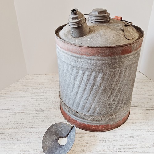 Vintage 5 Gallon Ribbed Galvanized Metal Gas Can Steel Tin metal Handle ...