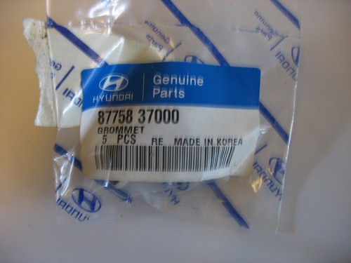 NOS KIA 06-16 Optima Exterior-Rocker Molding Grommet Clip Nut ...