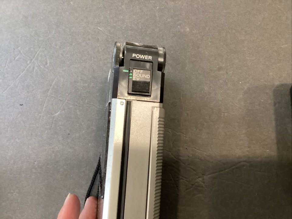 Vintage Sony Watchman FD-210 Tested WORKS W/ Earpiece & Power Pack Free ...
