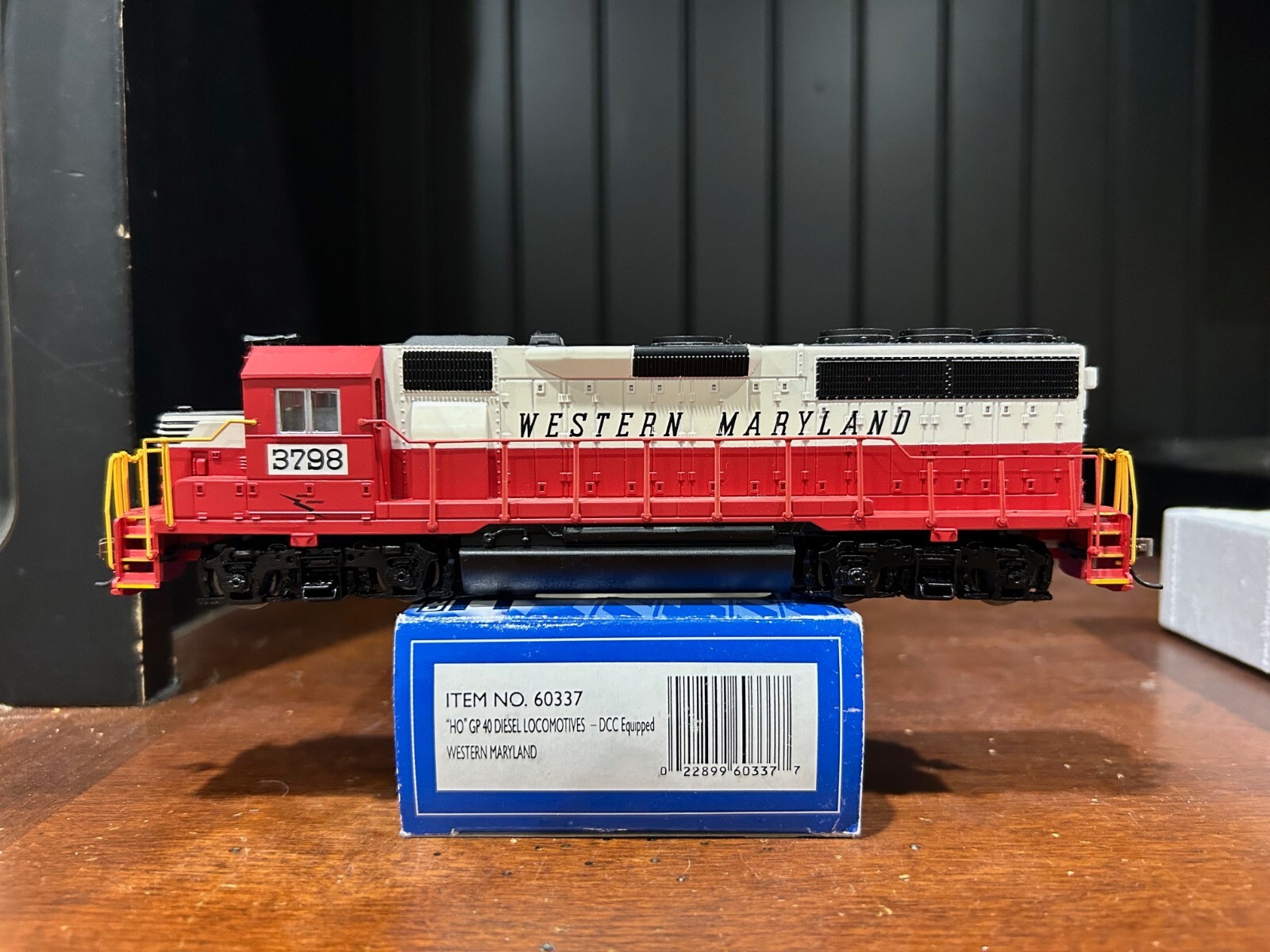 HO Scale Bachmann Western Maryland WM GP40 diesel locomotive 3798 DCC ...
