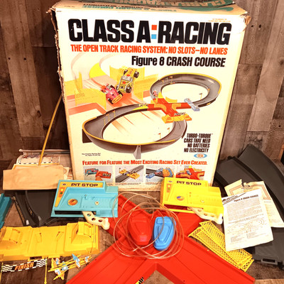 Vintage Ideal Class A Racing Figure 8 Crash Course 1972 Not Complete w ...