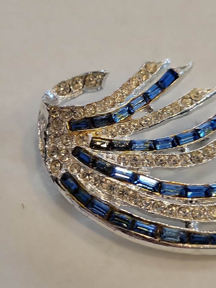 Gorgeous VINTAGE Silver TONE Multicolor Rhinestone Wave BROOCH #385 | eBay