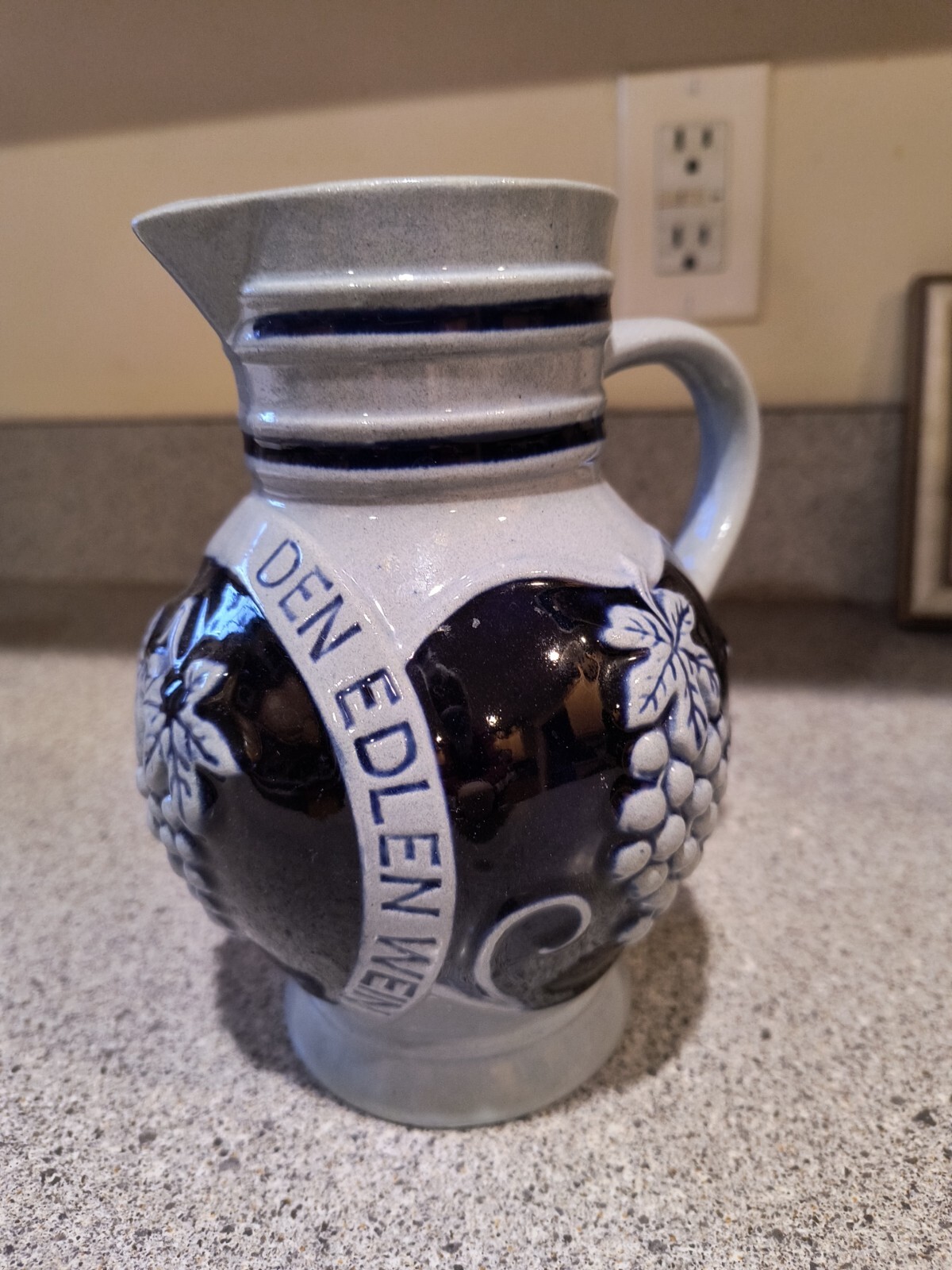 Trink Aus Stein Wine Pitcher Den Edlen Wein German Pottery 1 liter Gray ...