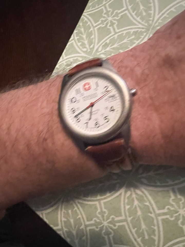Wenger SAK Design Watch Men 37mm White Dial Silver Tone Date 0605 New ...