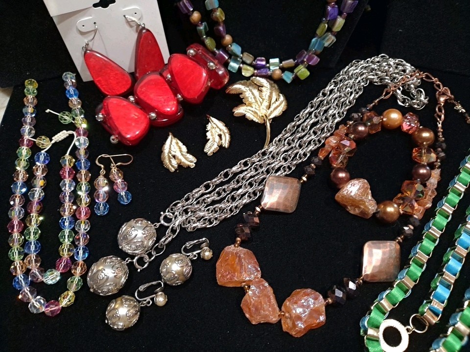 Vintage Mod Jewelry Lot Jewelry Set Lot Brooch Earrings Necklace ...