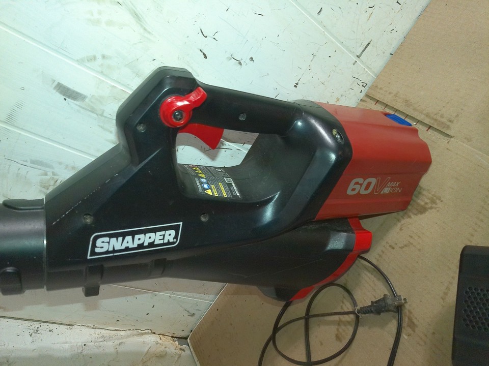 Snapper 125 MPH at 450 CFM 60V Battery Powered Leaf Blower ,battery and ...