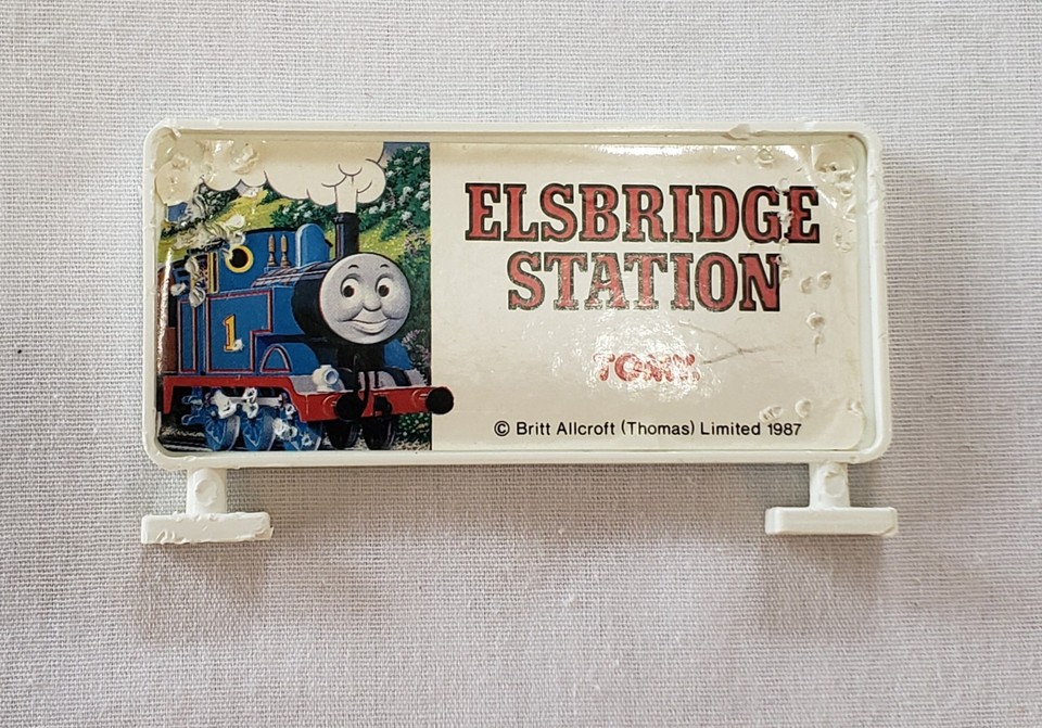 Vintage Thomas The Tank Train Set Deluxe Edition Engine And Friends ...