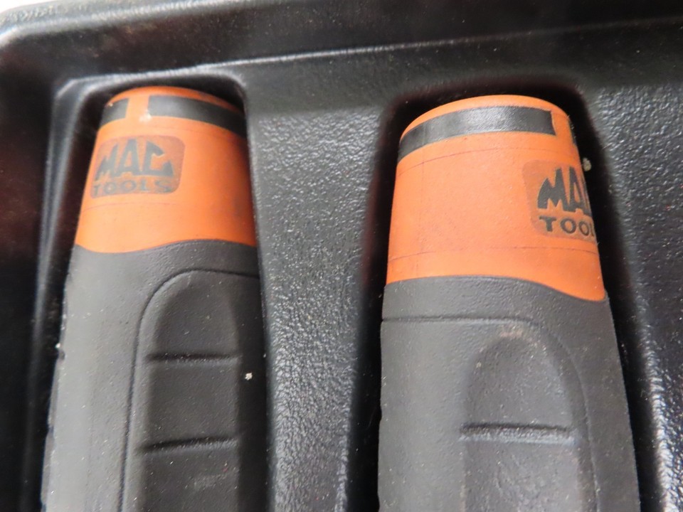 Mac Tools Eight Piece Mac Grip Combo Screwdriver Set In Orange SDB8DO ...