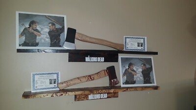 THE WALKING DEAD ricks grimes axe with art print coa pick only 1 ...